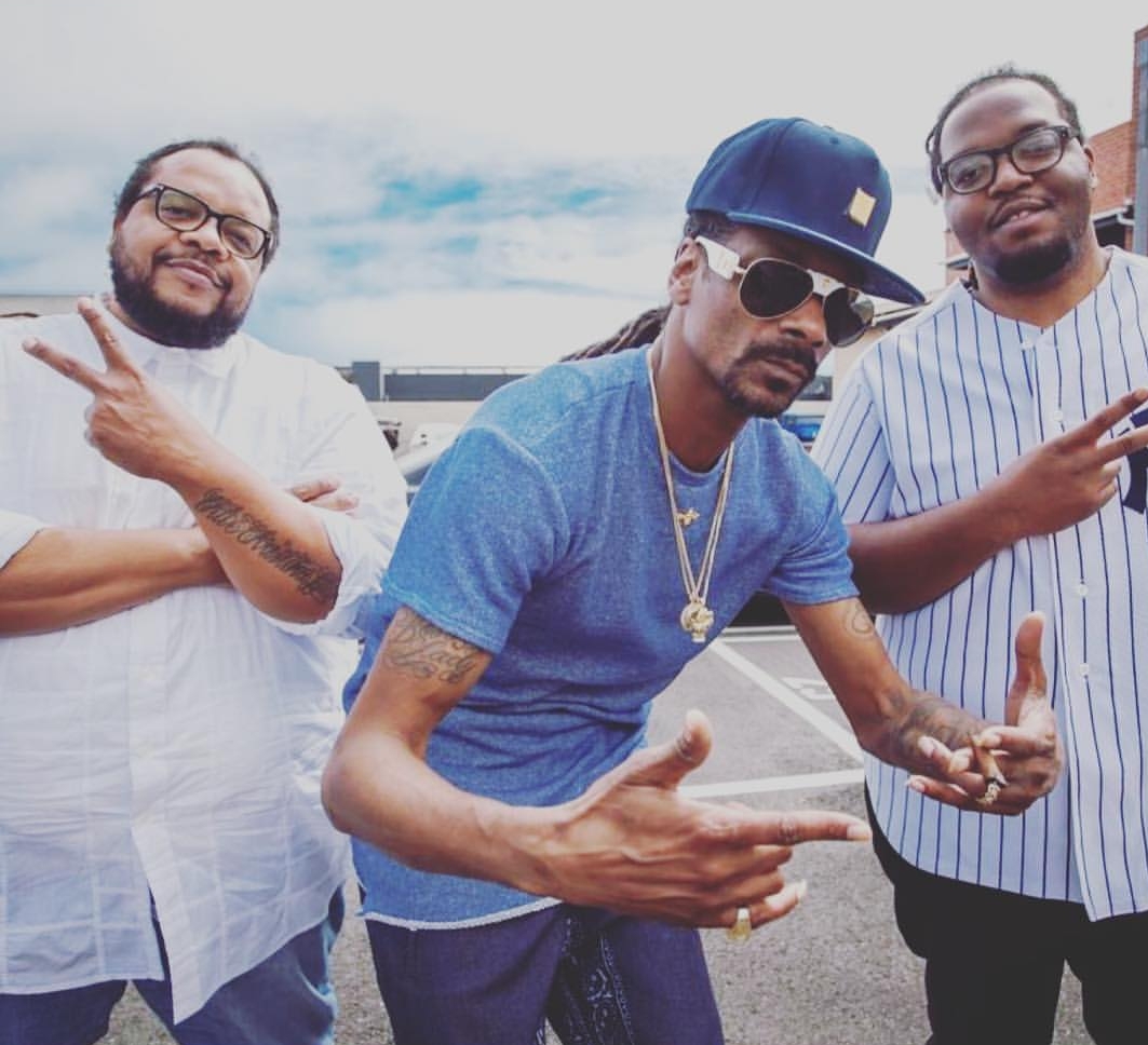 Snoop Dogg shoots scenes for TLC’s “Way Back” video – TLC-Army.com